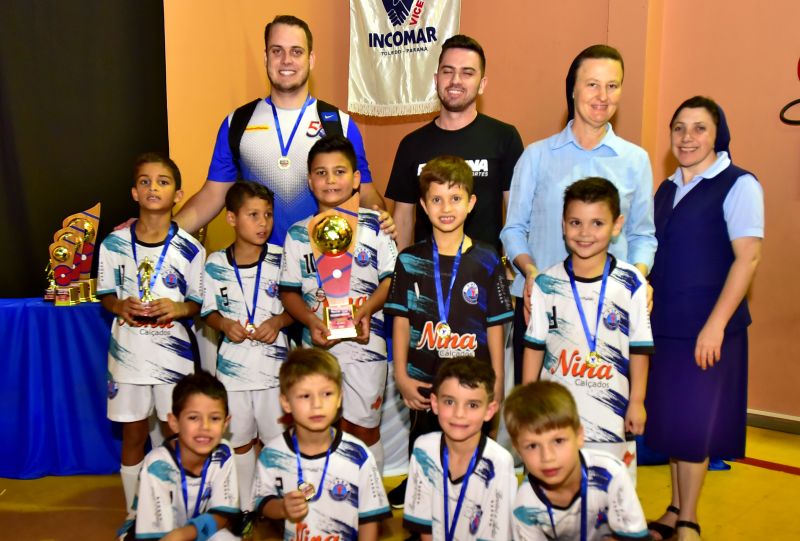 Yara Country Clube fatura o título da categoria Sub 7 - Revista Lance a ...